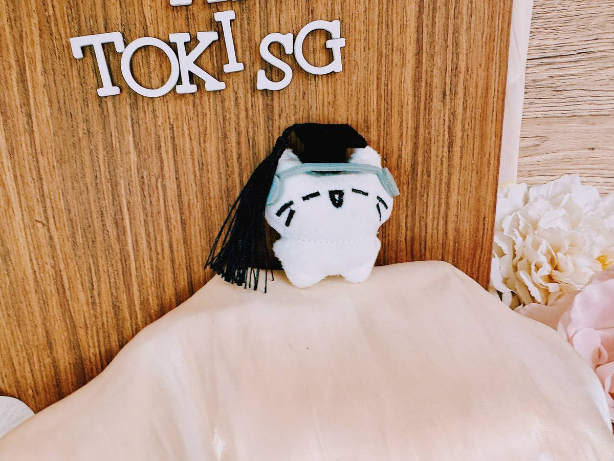 TOKI - Singapore Online Florist: Very Mini Cat with Headphones (6CM ...